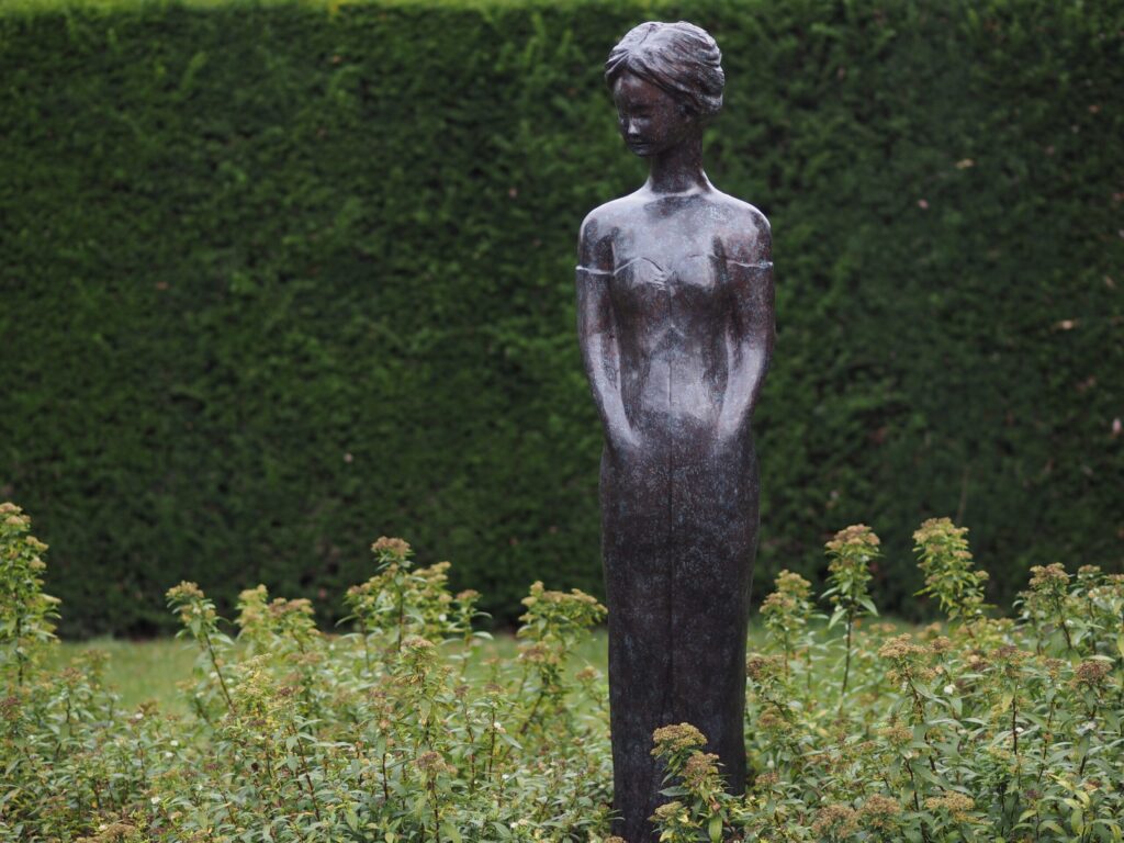 Bronze Lady Rosemary Feminine Garden | Avant Garden Bronzes